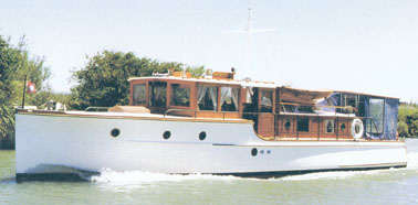 Classic Motor Yacht Papoose, wooden Gentleman's Cruiser, a real ...